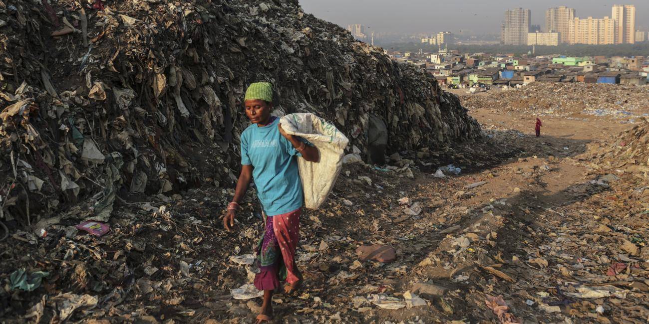 Postcard from Mumbai: Life on rubbish mountain | Chatham House ...