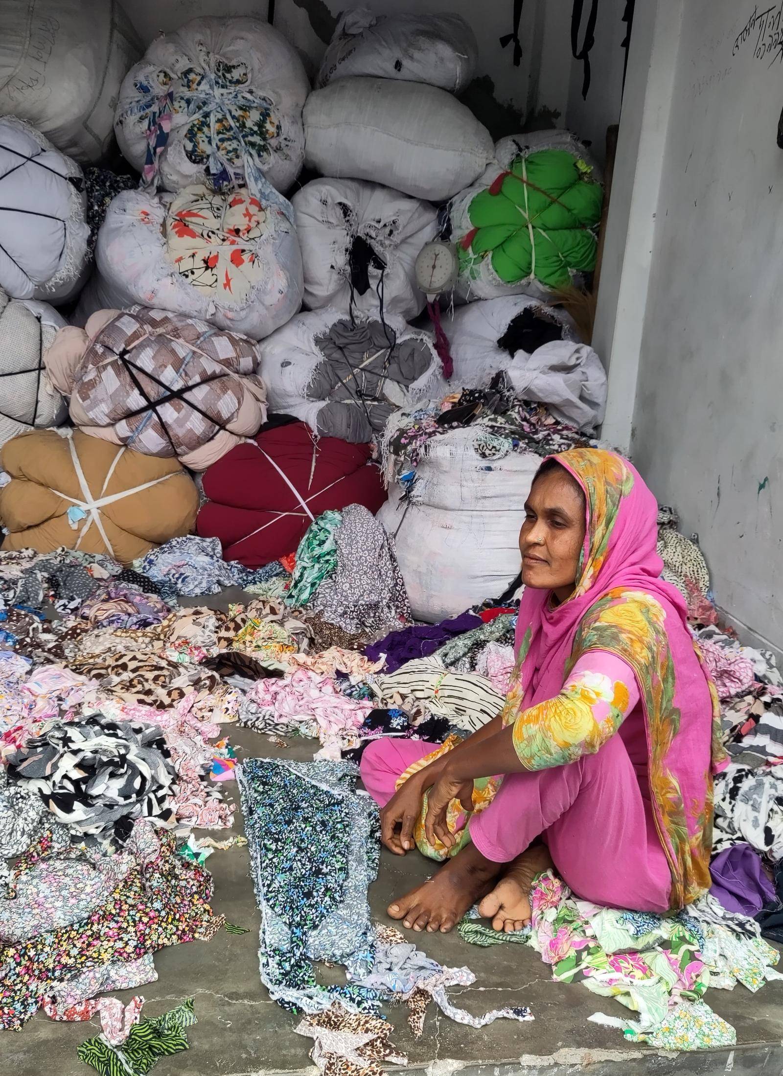 Postcard from Dhaka: The women battling the scrap heap | Chatham House – International Affairs ...
